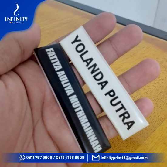 Nama Dada Akrilik Resin | Infinity Digital Printing